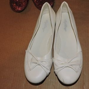 Women Angel Steps Shoes on Poshmark